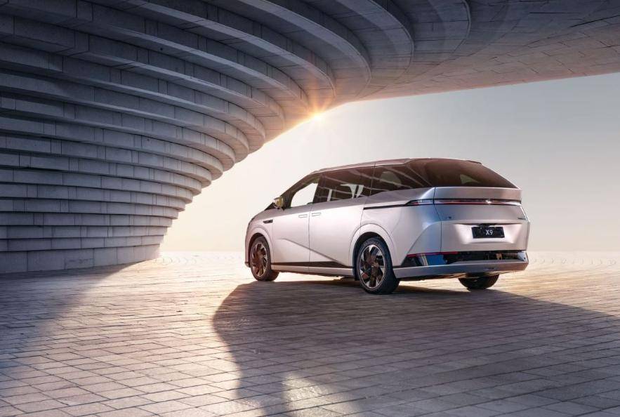 定义纯电MPV新时代！小鹏X9售35.98万起，其实并不贵？_搜狐汽车_搜狐网