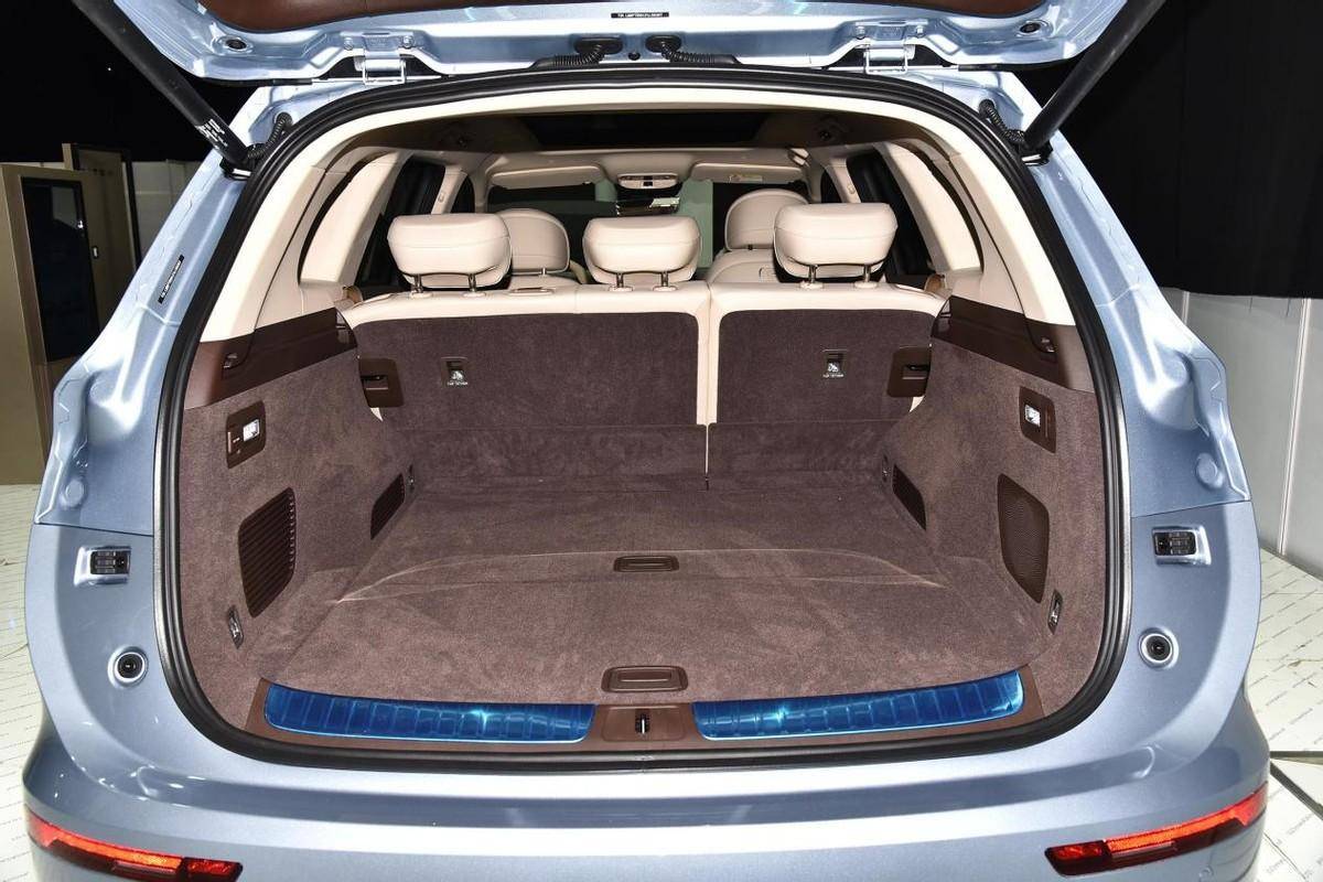 年轻家庭买高品质SUV，大五座+4.8s破百的岚图FREE，能否成首选？_搜狐汽车_搜狐网