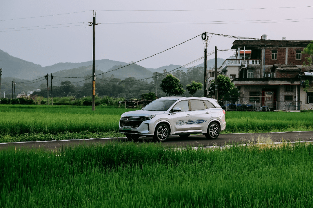 纠结插混还是燃油？中型插混SUV蓝电E5；9.98万就能开回家还看长安CS75 PLUS吗_搜狐汽车_搜狐网