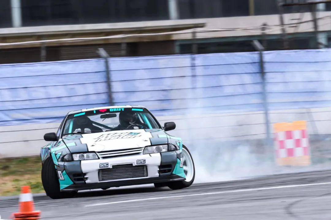 【INNO X MADMOTOR】高璇R32 1:64限量版车模开始预售！_搜狐汽车_搜狐网