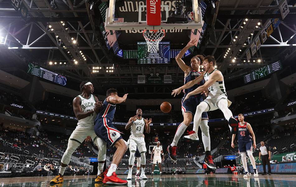 威少空砍三双，雄鹿7人上双135-134奇才，NBA4连胜-搜狐大视野-搜狐新闻