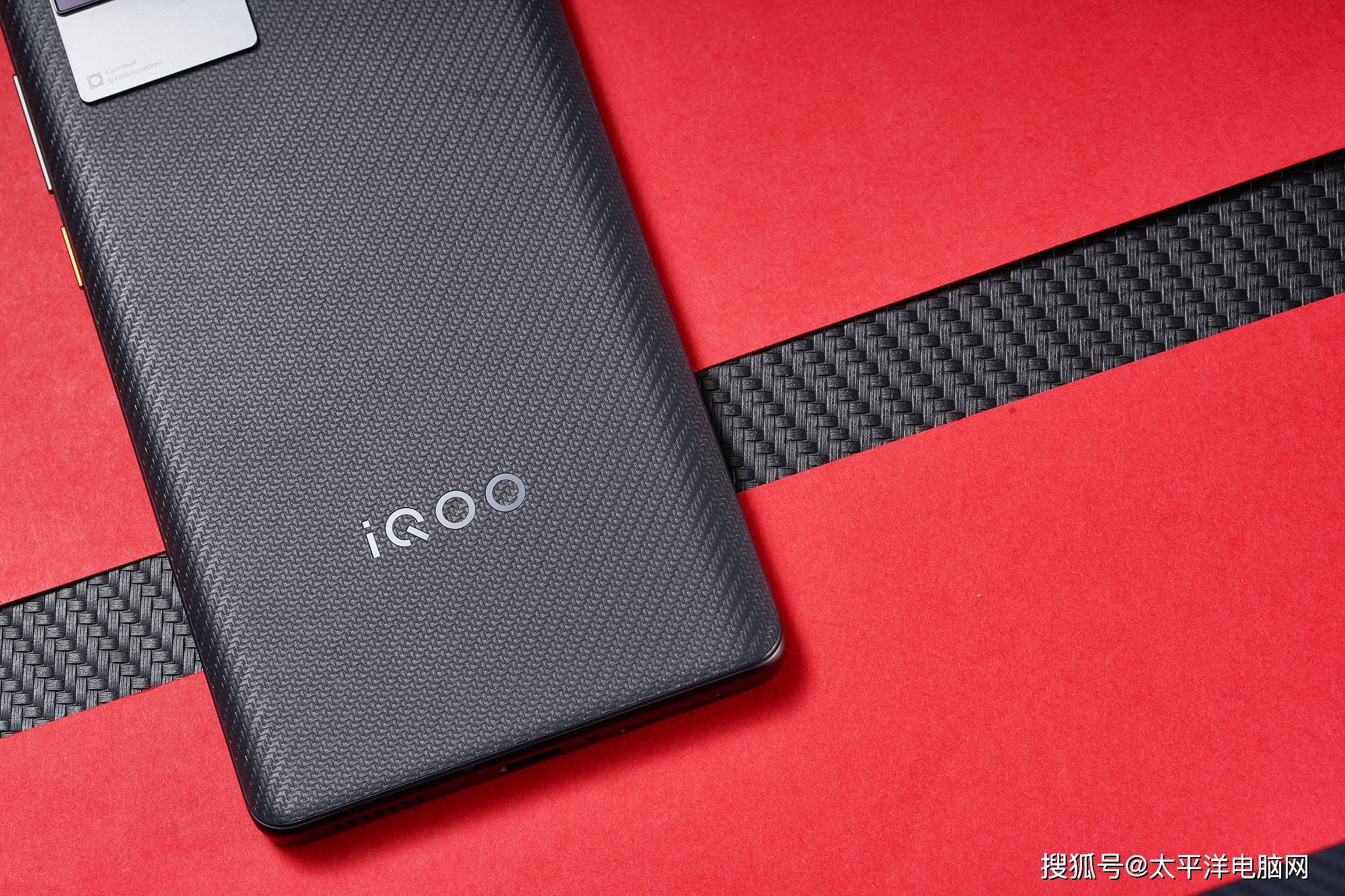 iQOO8 Pro图赏：沉稳低调外观下的硬核之心-搜狐大视野-搜狐新闻