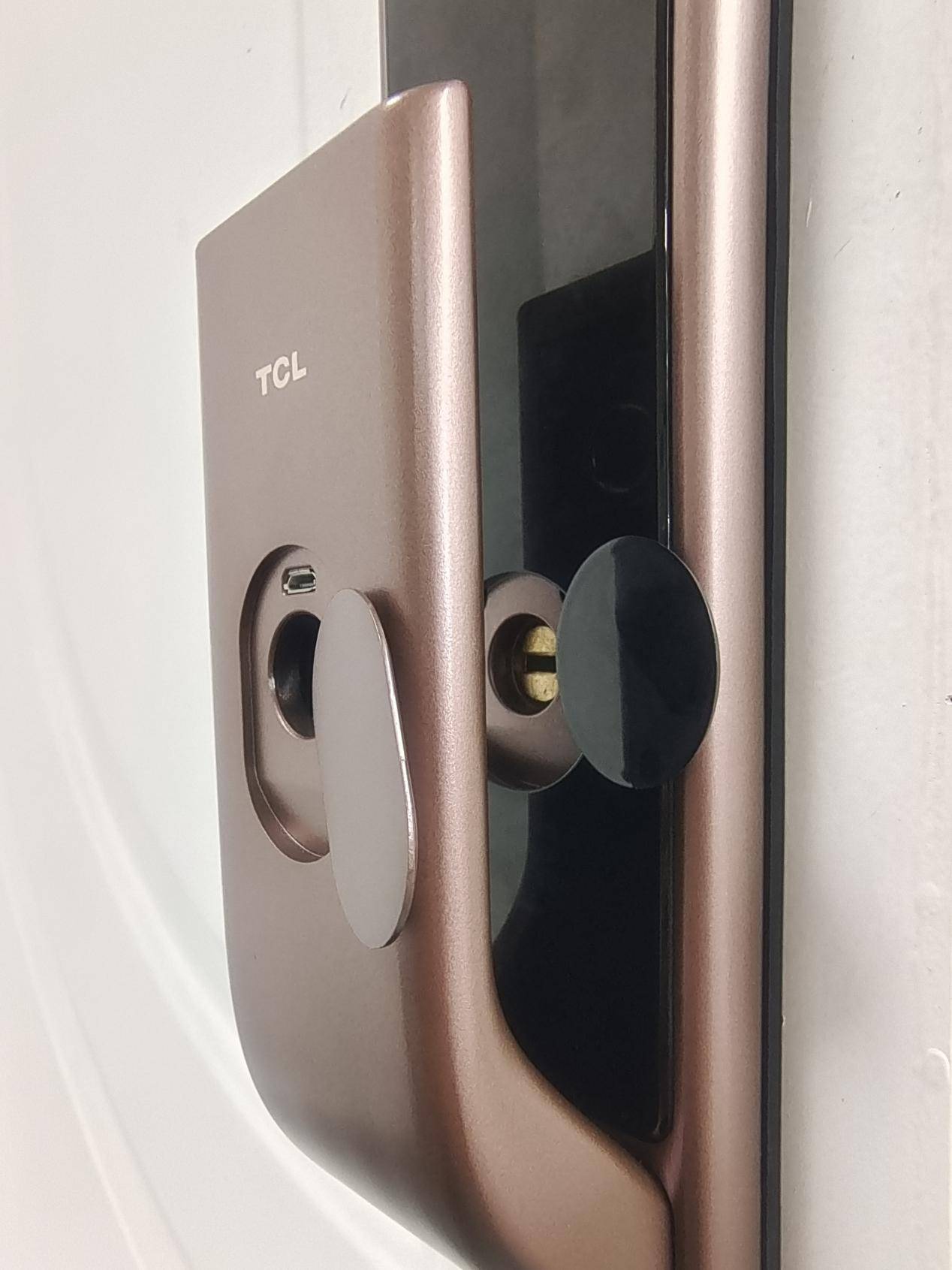 TCL智能锁哪款好用？3D人脸识别X7S防护安全看得见_门锁