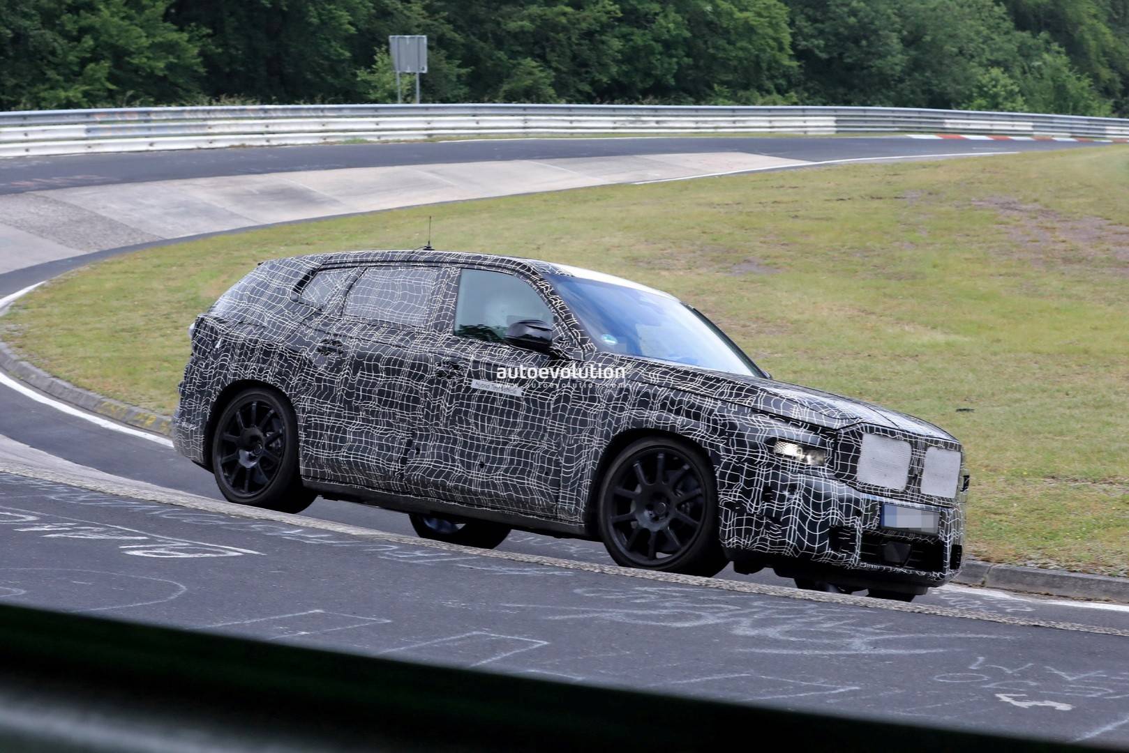 宝马X8M PHEV谍照曝光，或11月29日正式亮相-搜狐大视野-搜狐新闻