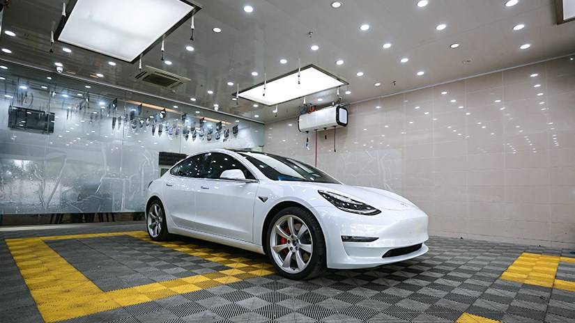 特斯拉Model3 白色 YEECAR车衣 施工+效果-搜狐大视野-搜狐新闻
