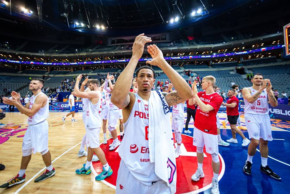 组图:欧洲杯第五日精彩瞬间 约老师扛人抱怨裁判-搜狐大视野-搜狐新闻