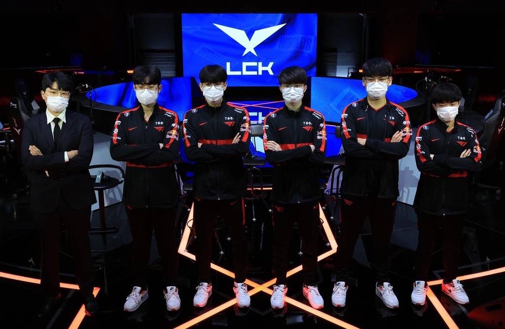 S12英雄联盟全球总决赛前瞻：LCK四支战队出征仪式-搜狐大视野-搜狐新闻