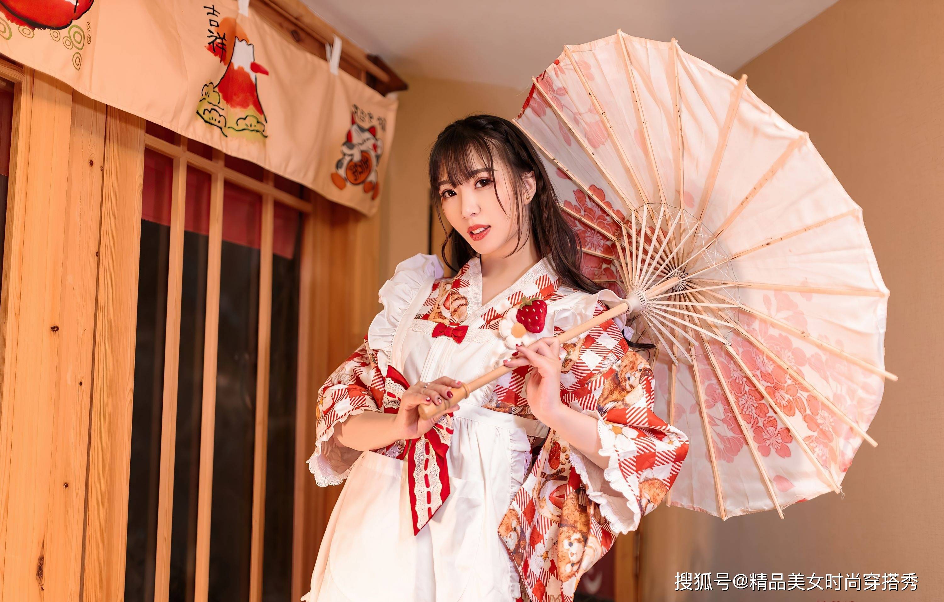 穿着和服的小姐姐，第四张的表情让人眼前一亮。 搜狐大视野 搜狐新闻