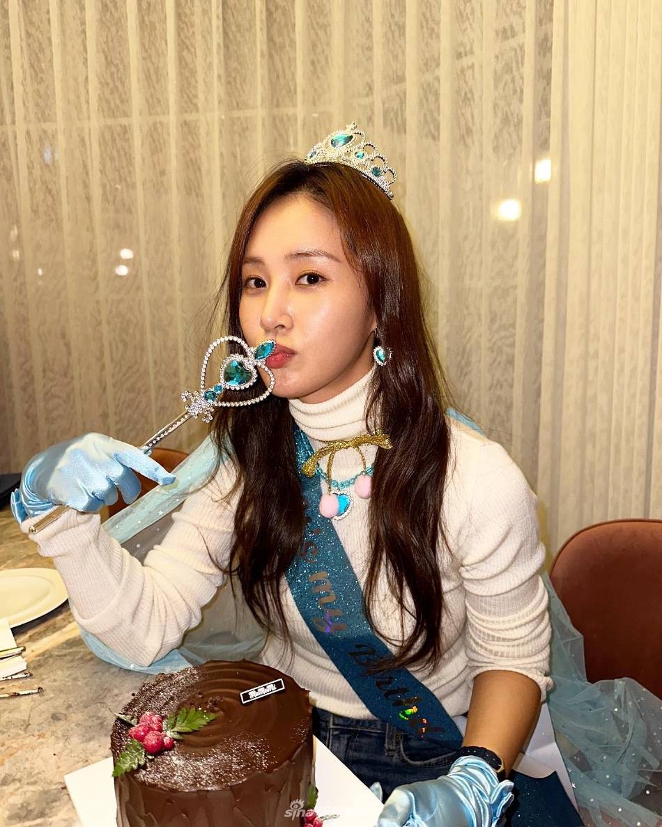 少女时代Yuri过33岁生日 同组成员出镜为其庆生-搜狐大视野-搜狐新闻