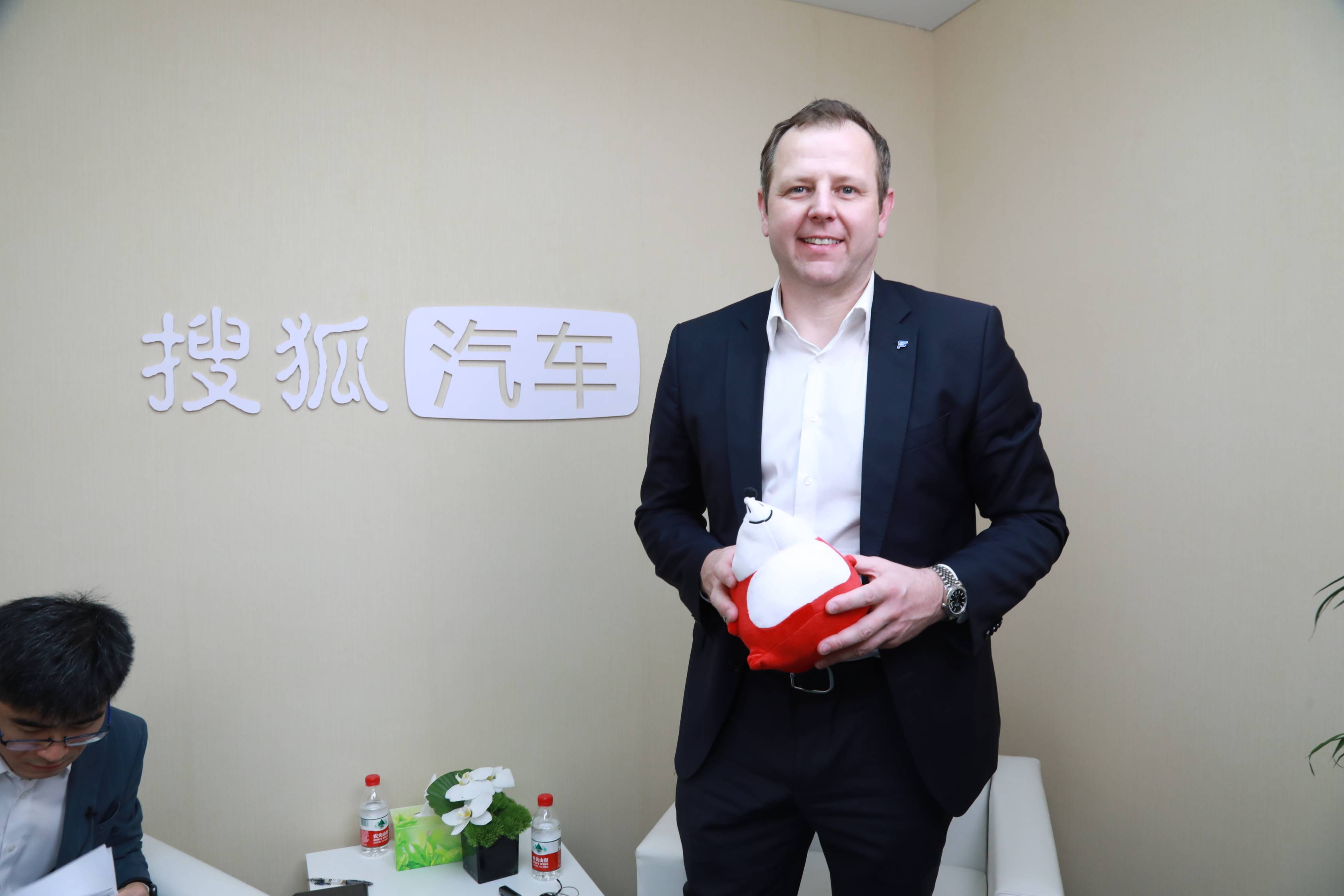 2023上海车展 | Frank Huber：佛吉亚在中国为中国 甚至在中国为全球创新_搜狐汽车_搜狐网