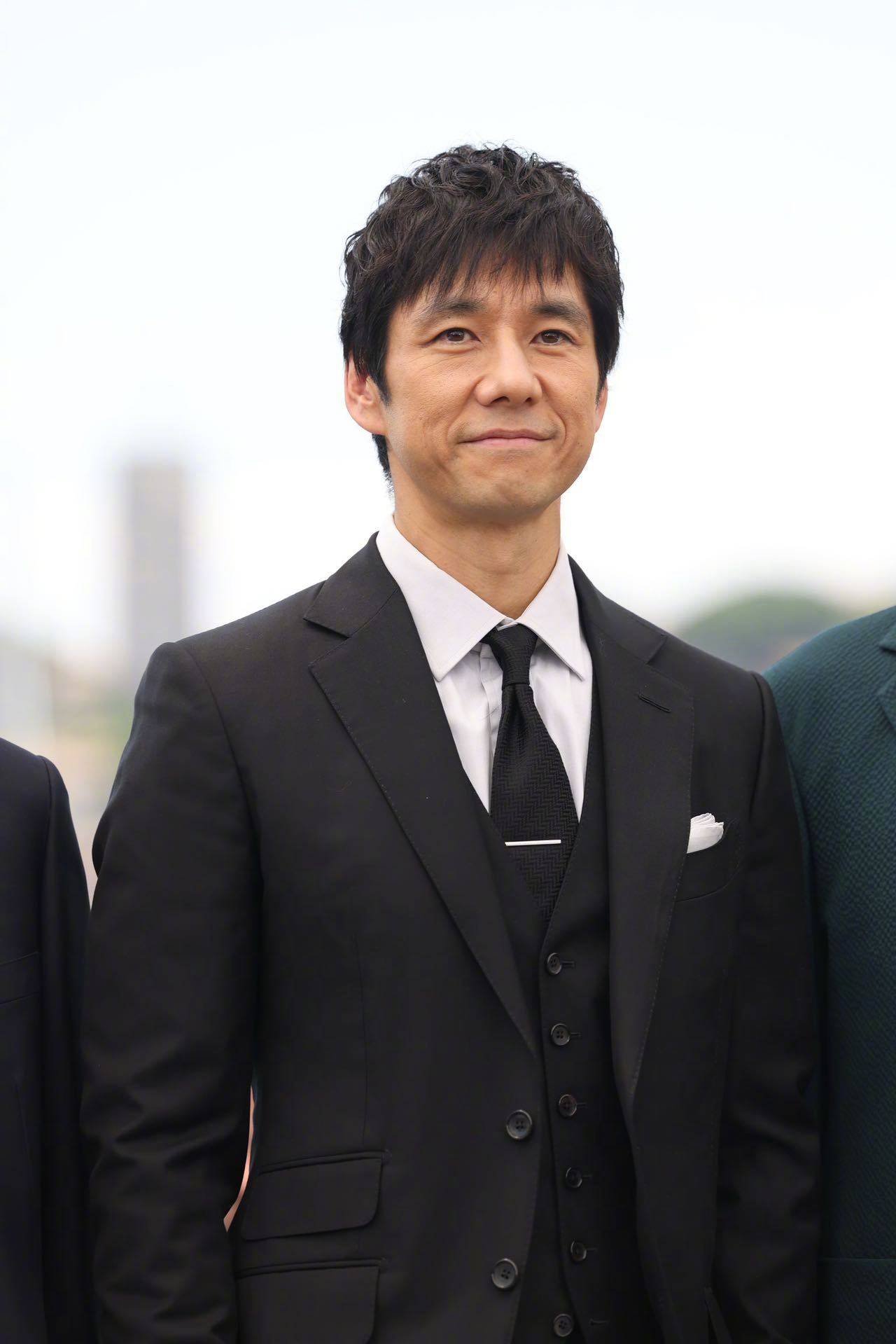 《首》戛纳photocall 北野武亮相“黑帮”气质拉满 搜狐大视野 搜狐新闻