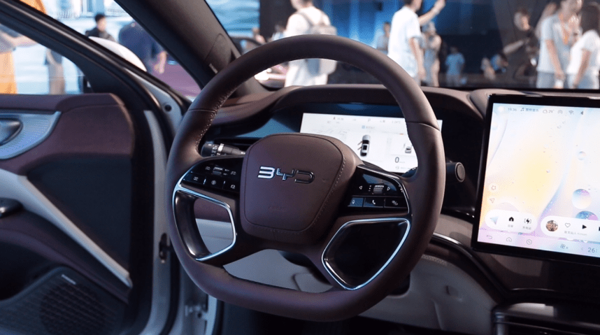 综合续航超1300km，16.68万元起售，比亚迪海豹DM-i正式上市_搜狐汽车_搜狐网