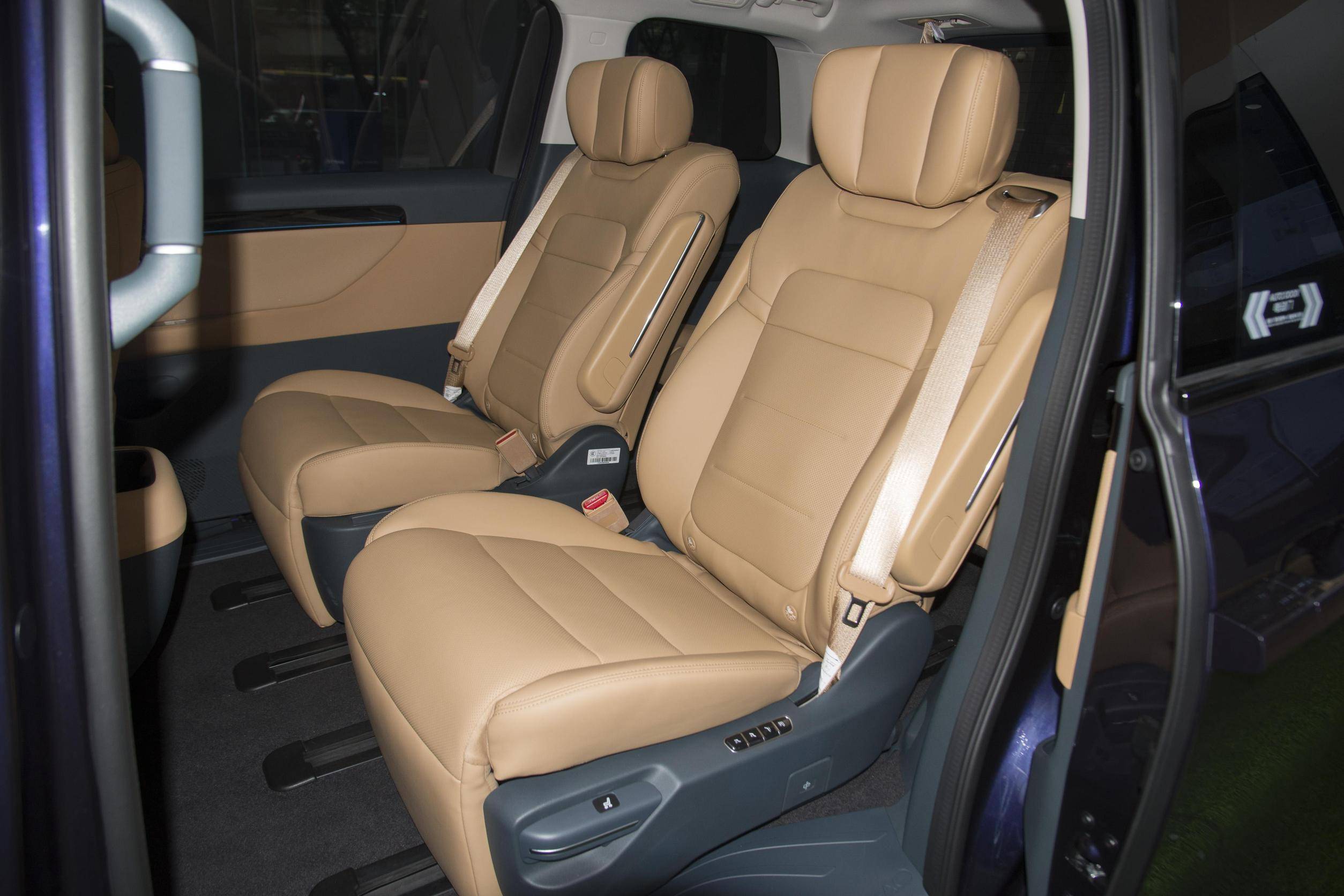 卖多少钱能接受？广汽传祺E8正式亮相，中型MPV/2.0升插混动力_搜狐汽车_搜狐网