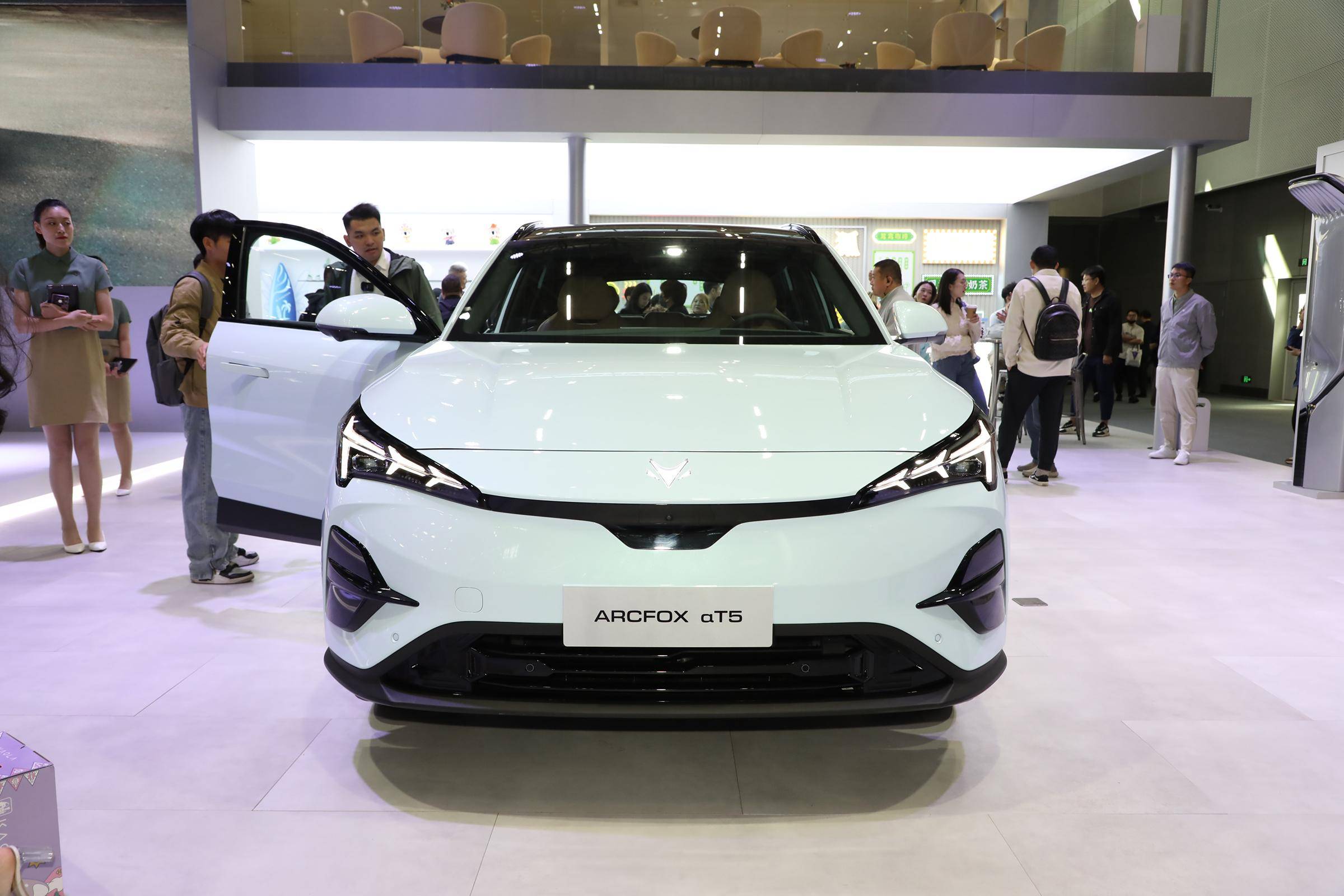 全新中型SUV，极狐阿尔法T5将于11月30日预售，竞争宋PLUS EV_搜狐汽车_搜狐网