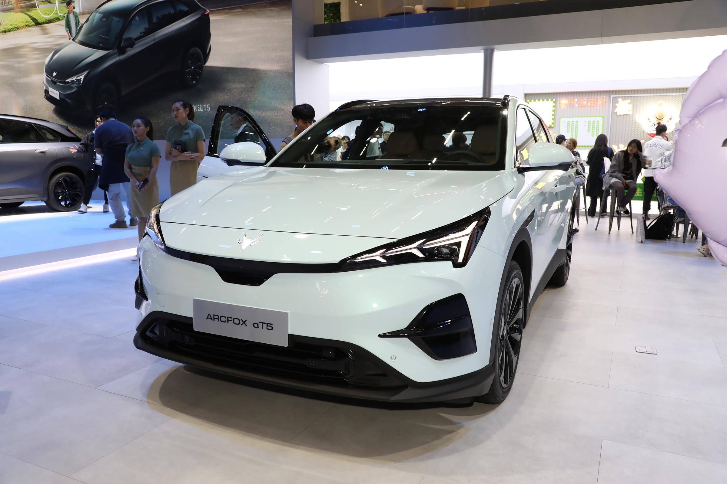 全新中型SUV，极狐阿尔法T5将于11月30日预售，竞争宋PLUS EV_搜狐汽车_搜狐网