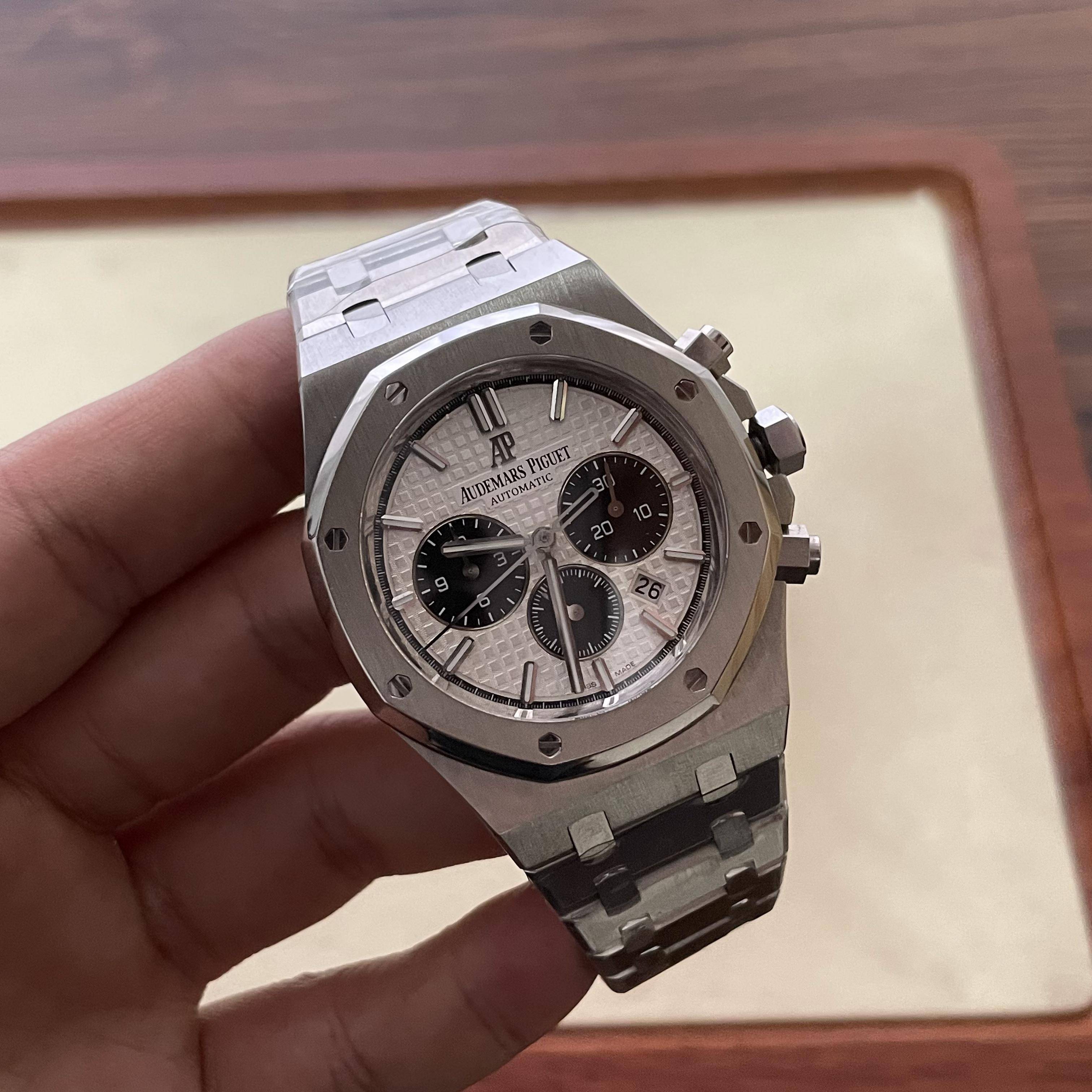 爱彼皇家橡树26331，经典黑白配色熊猫盘-搜狐大视野-搜狐新闻