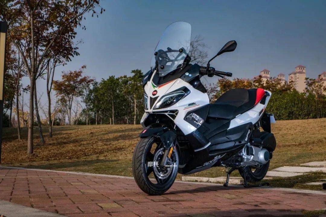 【大家评车】阿普利亚SR MAX250怎样？_搜狐汽车_搜狐网