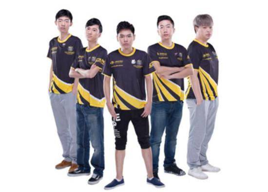 和茄子齐名的男人！CS世界冠军QUQU，如今这直播生涯也是够传奇了_水友