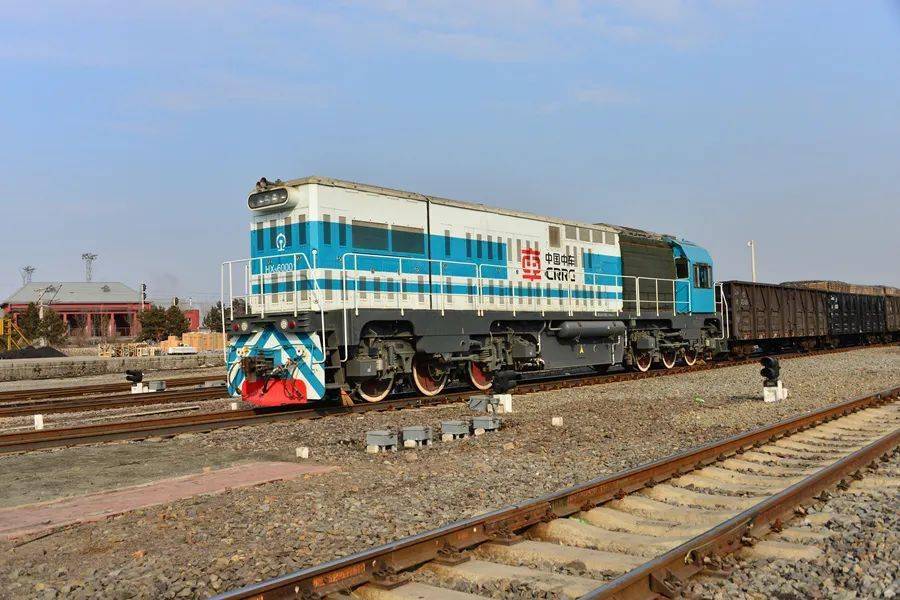 HXN6混合动力内燃机车获准生证 动力电池组(优先)+柴油发电机组_搜狐汽车_搜狐网