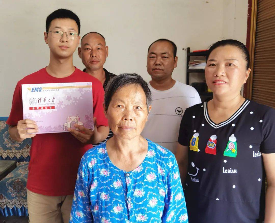 清华、北大录取通知书抵达余庆！快来看看长啥样？-搜狐大视野-搜狐新闻