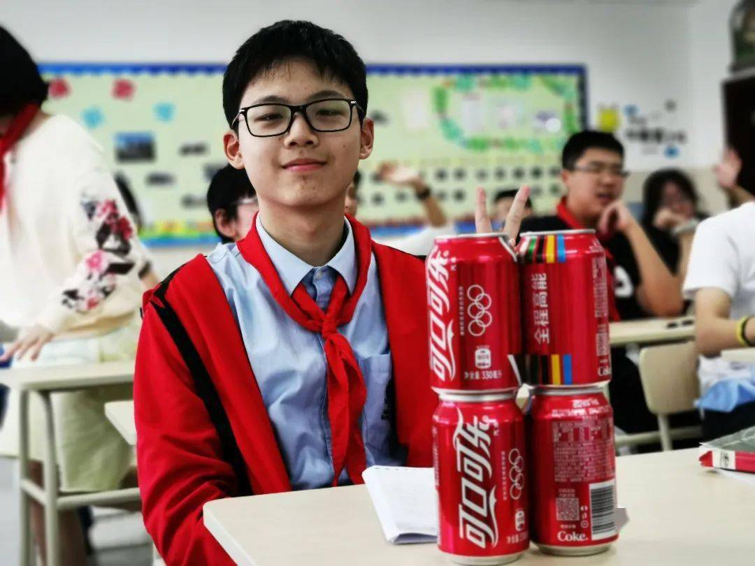 【金彩校园】金山杭州湾双语学校：HBBSS秋季义卖会_教育