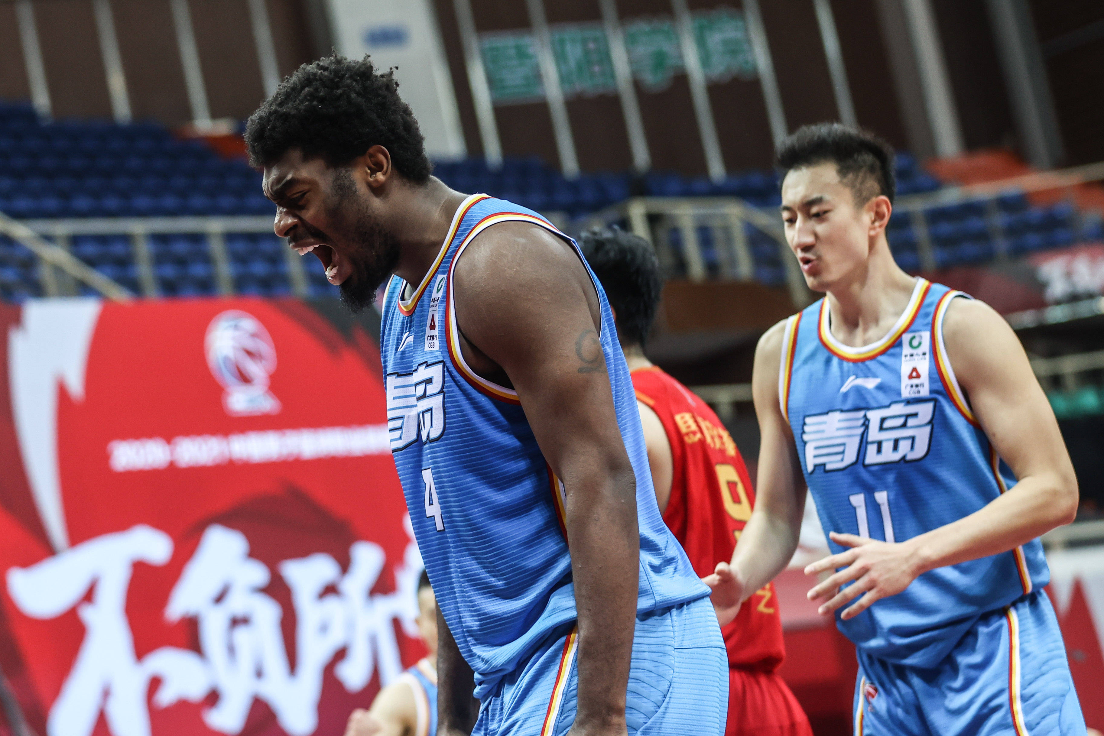 篮球——CBA第二阶段：青岛每日优鲜对阵深圳马可波罗-搜狐大视野-搜狐新闻