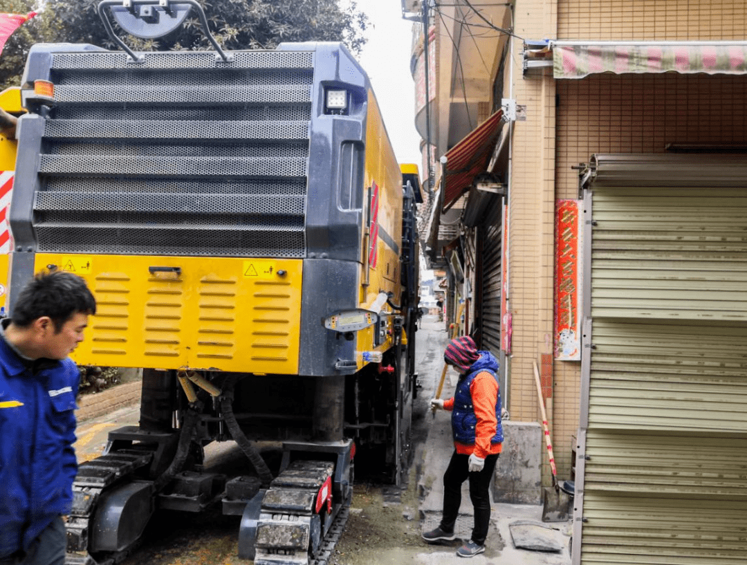 市政担当，极限挑战！XM2005K广州市政狭窄工况展施工效率_徐工