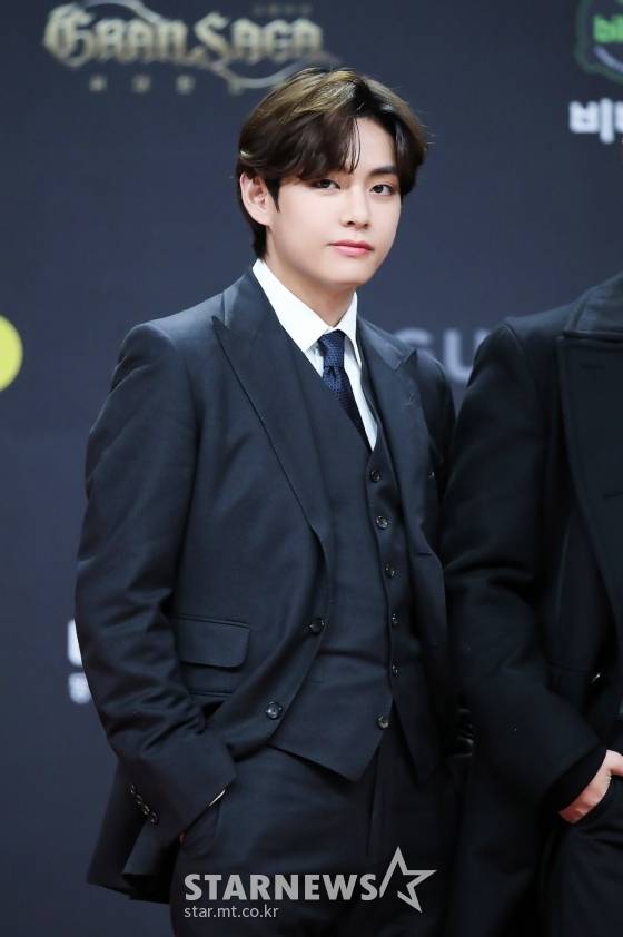 防弹少年团V以《Sweet Night》获得最佳OST奖...完成型偶像认证_iTunes