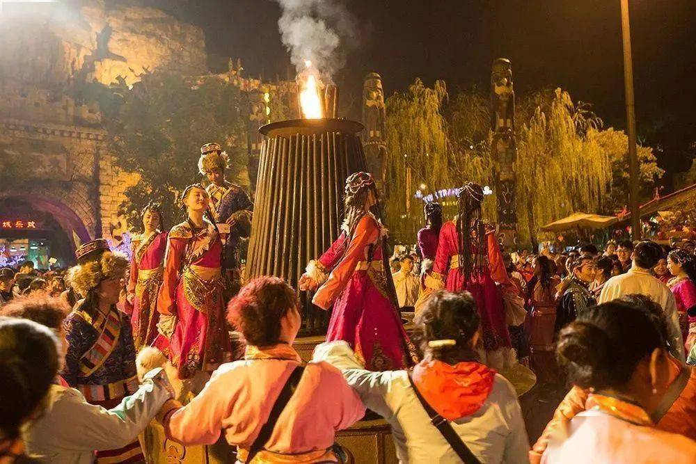 #火爆加推#【牛年专属福利·宋城陪你过新年！】99元享门市价350元【杭州宋城景区+宋城千古情】特惠票；杭州市民持身份证即可、非-搜狐大视野-搜狐新闻