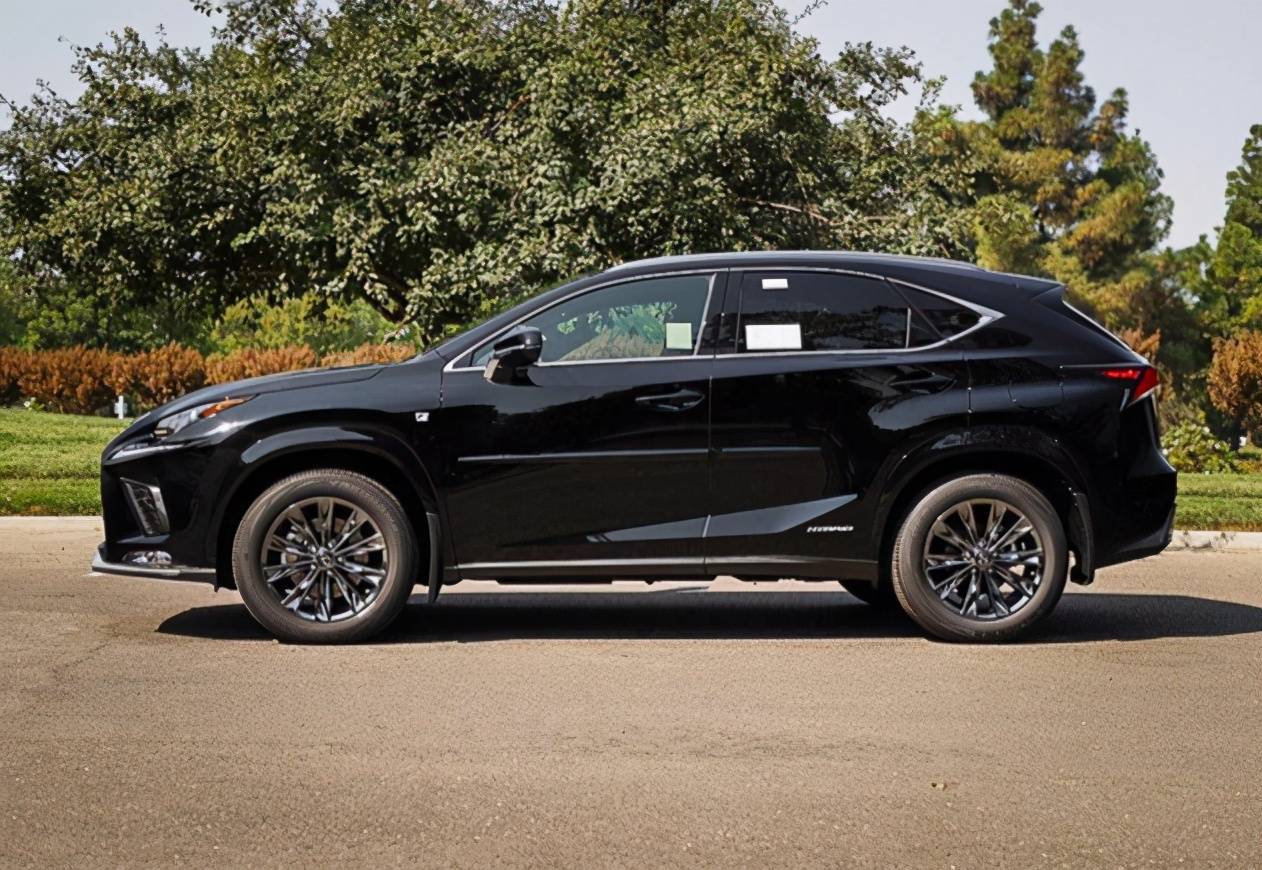 又一高颜值SUV曝光，新款雷克萨斯NX亮相，比宝马X3霸气_搜狐汽车_搜狐网