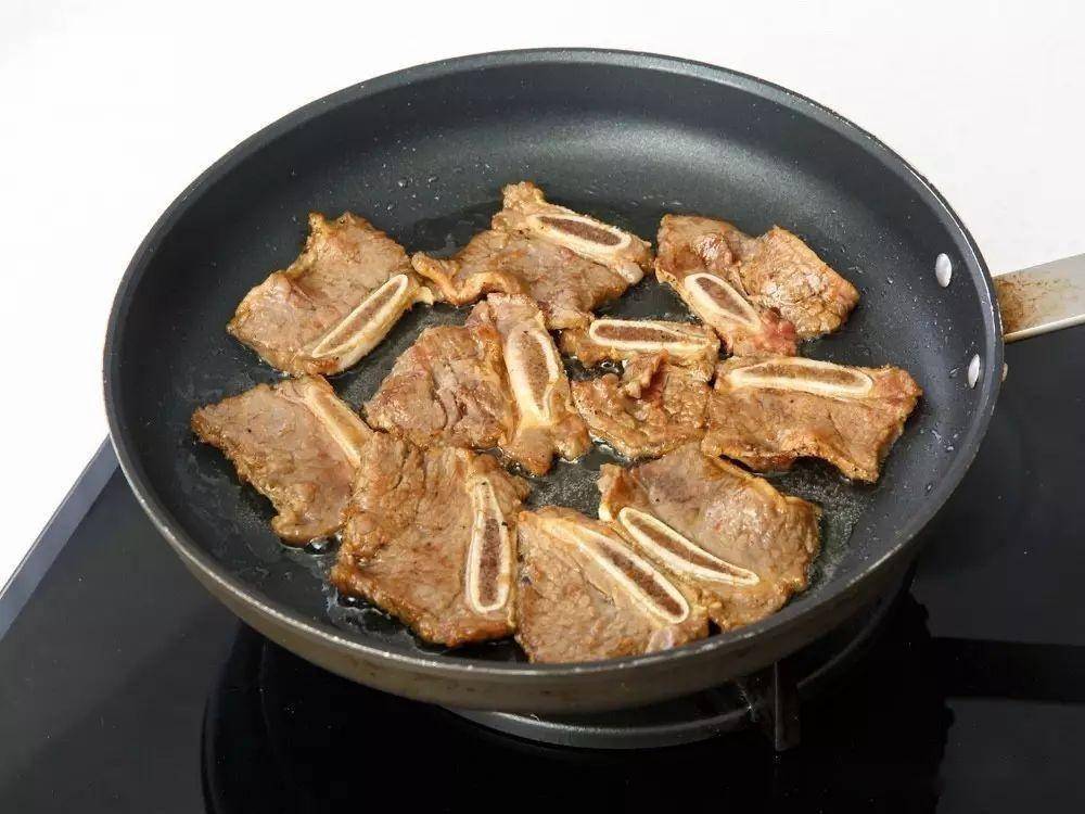 家常牛仔骨做法教程，鲜嫩多汁，不柴不硬，老人小孩都可以吃_清水