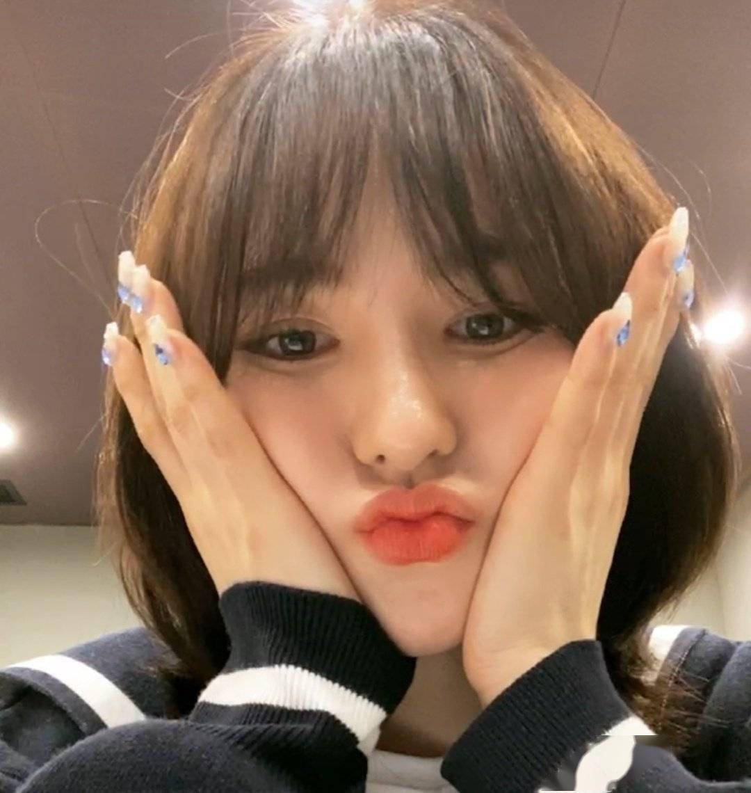 昨天直播中再次以Wendy cut出现的Wendy_Red