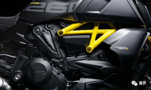 杜卡迪发布大魔鬼 “ 黑钢” 版本..._搜狐汽车_搜狐网