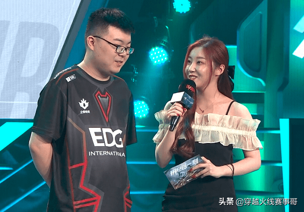 EDG火力全开带走对手，Jinx荣获全场MVP_位置