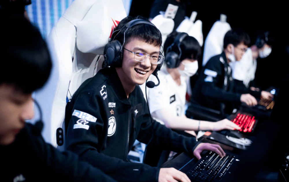 LPL公布首发名单，Puff失去IG教练组信任，V5或遭遇13连败_季后赛