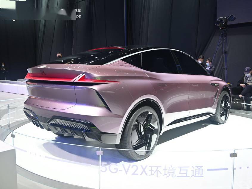 集成诸多高端科技的中大型纯电轿跑SUV ES33量产版月底发布_搜狐汽车_搜狐网