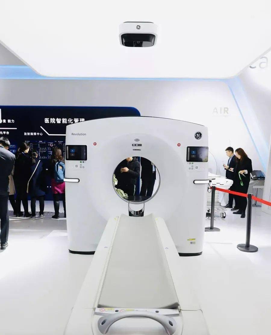深度天眼CT，解放操作医生双手——邵逸夫医院下沙院区引进GE Revolution Maxima 64排128层CT_扫描