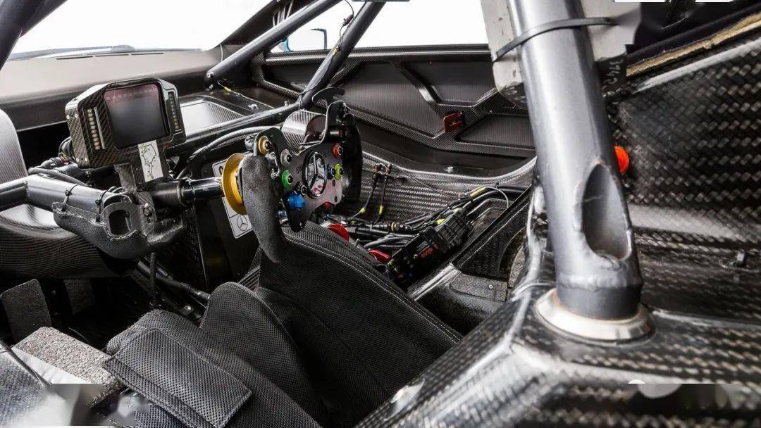 【冠军血统】圆DTM赛车梦的机会来了！Mercedes-AMG C63 DTM赛车在售中_搜狐汽车_搜狐网