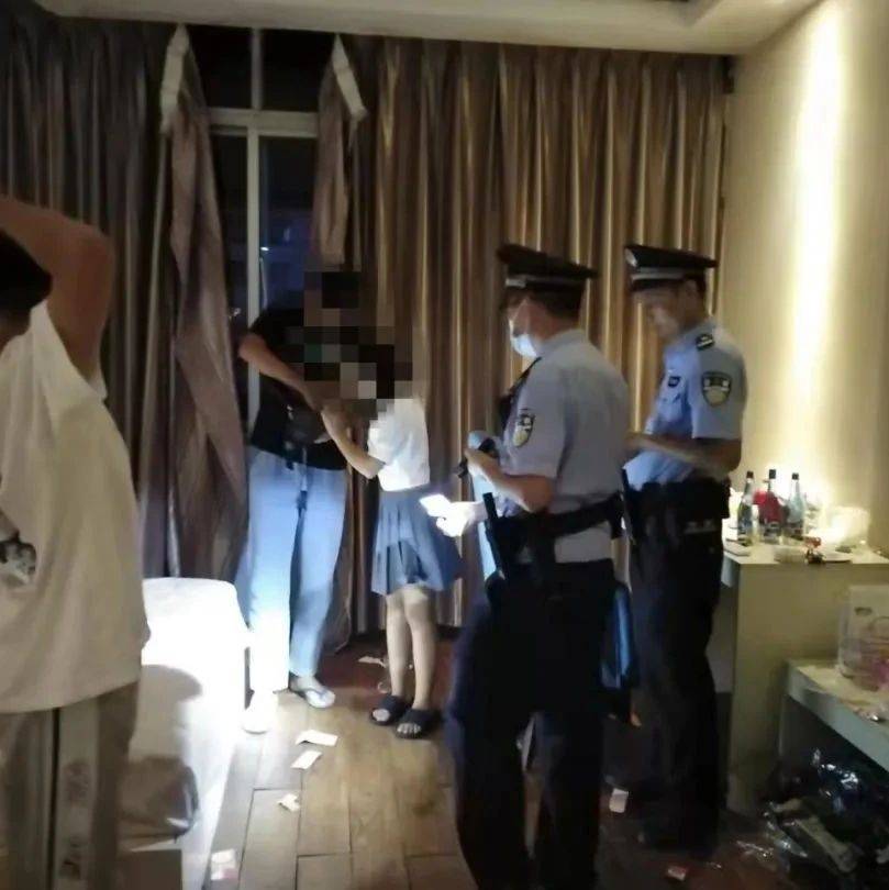 某便捷酒店违规接待未成年人入住,被罚款5000元 靖西
