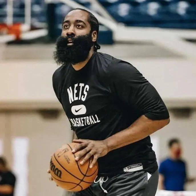 玩家视角：哈登训练上脚Harden Vol.6新配色，颜值有无惊喜？_资讯