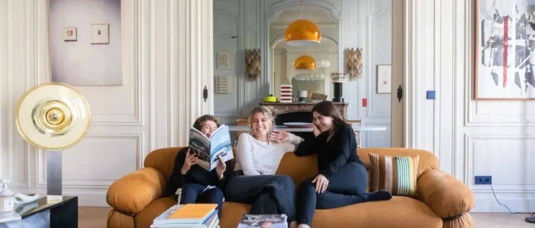 巴黎女人的家 | 从废弃办公场所，到330平家庭公寓的品味改造_Sandra