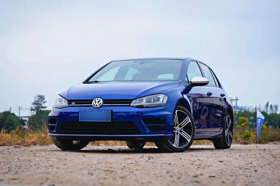 【路试笔记】206kW、380Nm的高尔夫R，感受真正的“蓝色闪电”_搜狐汽车_搜狐网