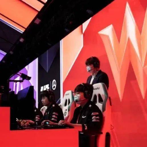 LPL转会大地震！马老师爆料WE房塌了，IG宝蓝明年休息！FoFo官宣离队_消息_选手_赛场
