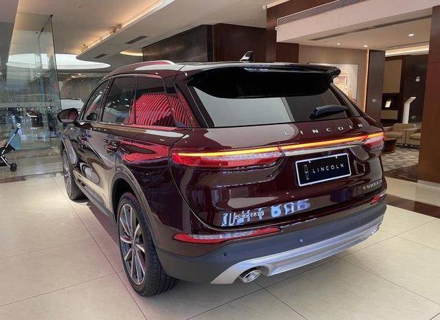 晚到却是“精品”，2.0T+8AT，爆发245马力，实力胜过BBA！_搜狐汽车_搜狐网