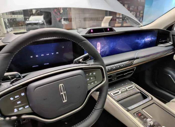 全系2.0T+8AT，轴距2930mm，预售25.50万元起，带你看林肯Z_搜狐汽车_搜狐网