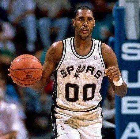 OL2 | S13历史球星数据预测：约翰尼.摩尔（85版）_传球_球员_防守篮板