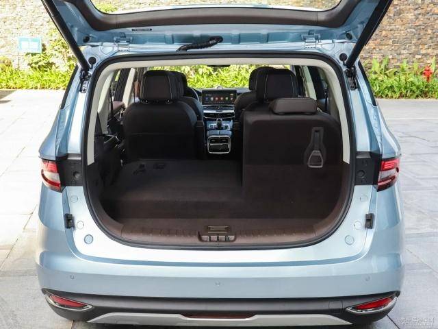 买主:新上市国产MPV买1.8T?看客:好像不仅仅如此!_搜狐汽车_搜狐网