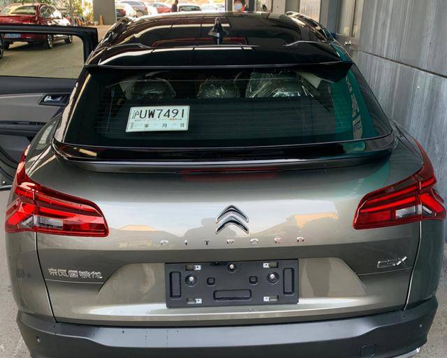 16.2万买辆雪铁龙凡尔赛C5x，公司首辆，同事赞叹：浪漫且风雅_搜狐汽车_搜狐网