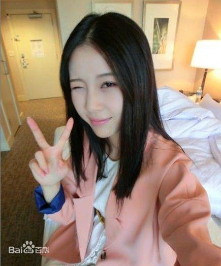 内地最火的dota颜值女主播,峰哥表示要把她的腿舔骨折?_kiko_ams_解说