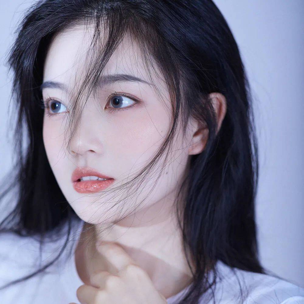 感情里，女人越是做这5件事，越得不到男人的爱这是因为生活主动